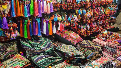 Shopping In Hyderabad- Things To Buy | Wrytin
